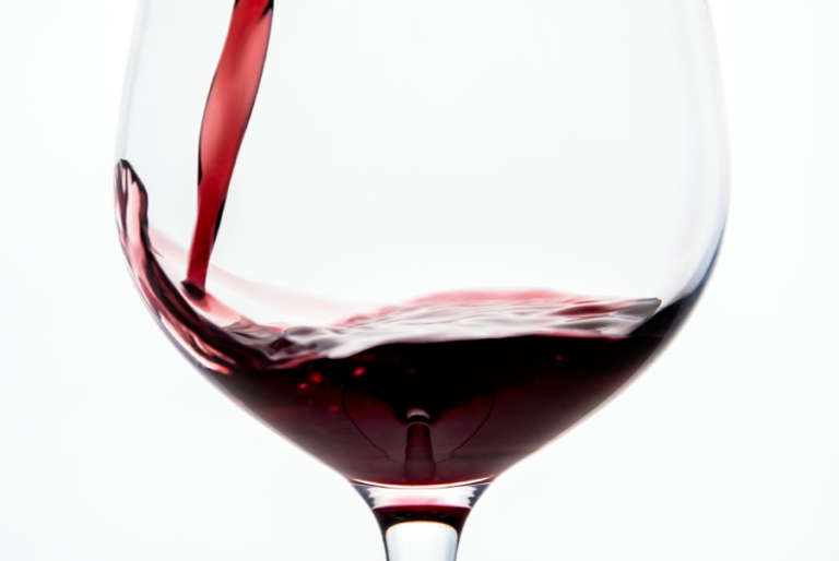 ประโยชน์ของการดื่ม ‘ไวน์แดง’ วันละ 1 แก้ว ที่รู้แล้วต้องร้องว้าว! - OFM ...
